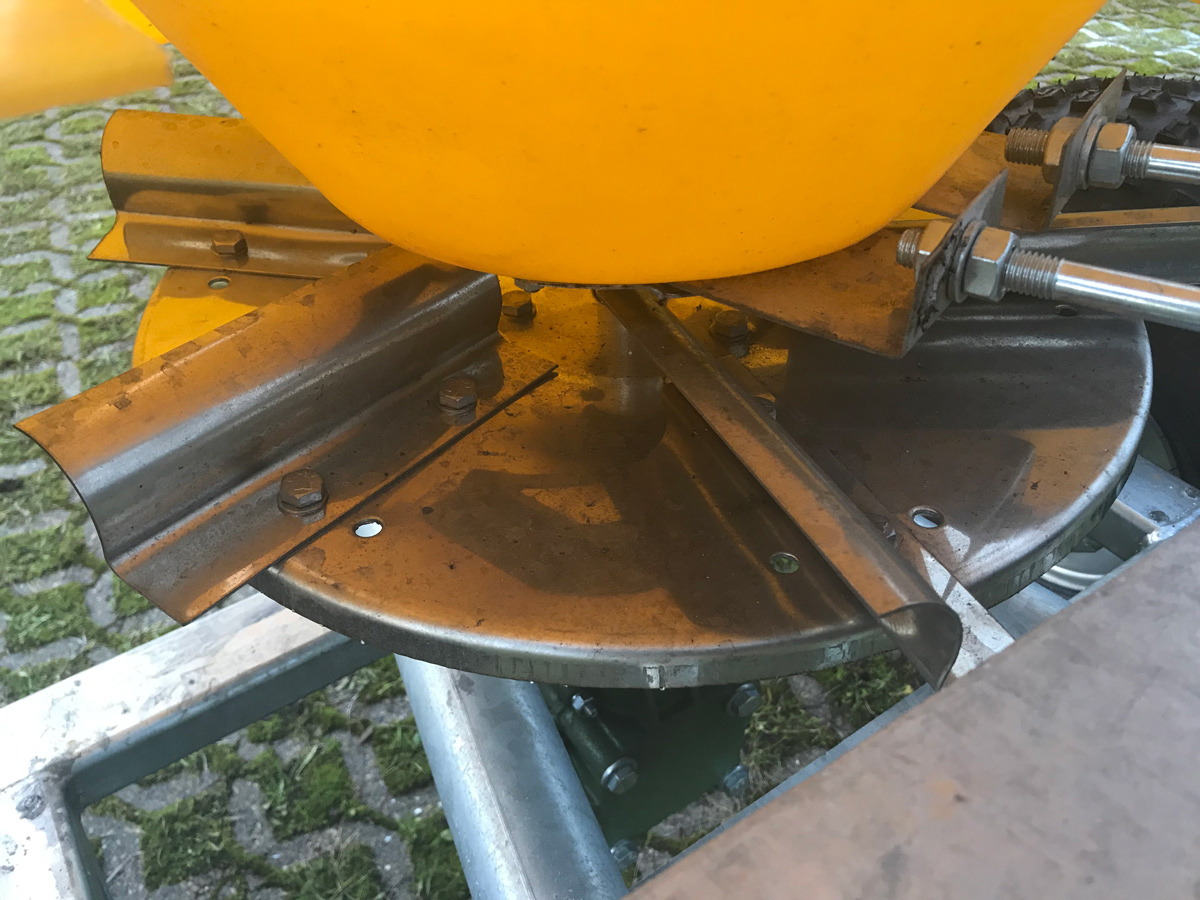 Jar-Met Saltspreder GP 400 | Præstbro Maskiner A/S